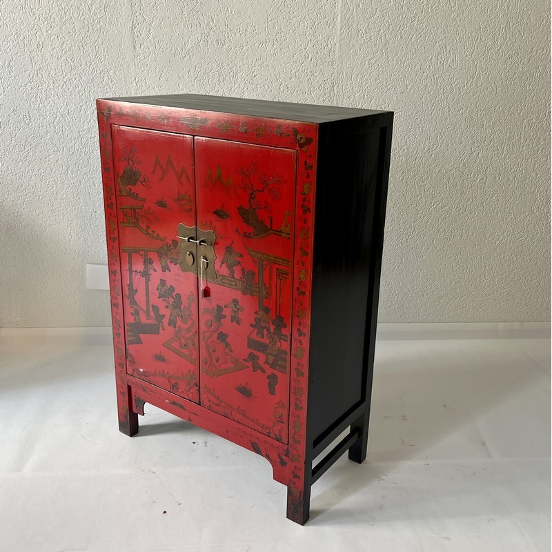 Chinese small green cabinet. China Collection